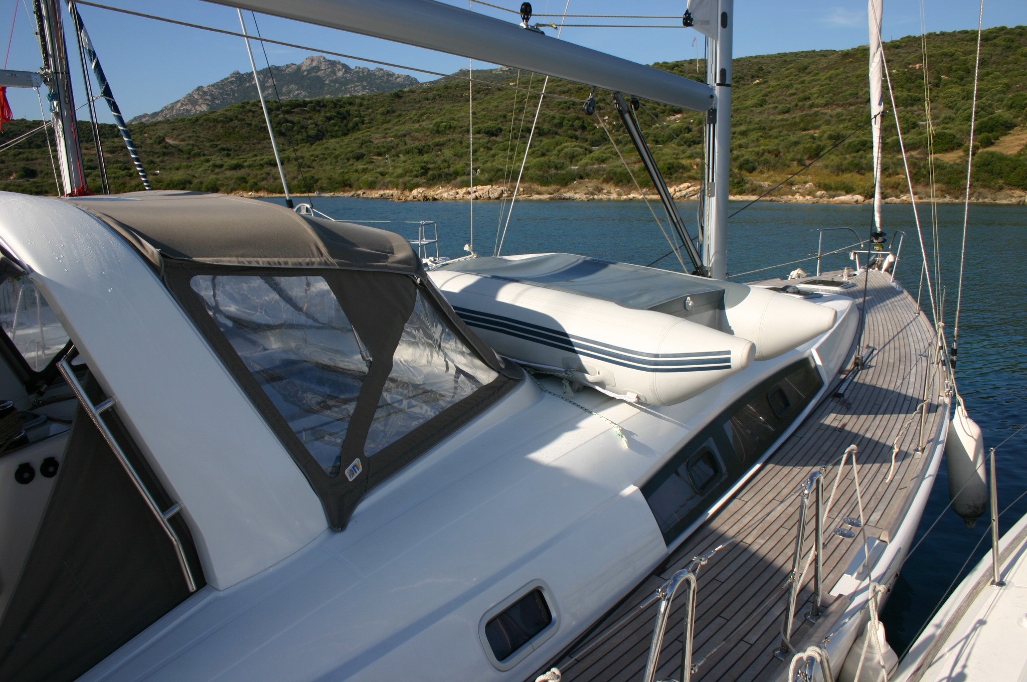 Mieten Sie Segelyacht Beneteau Oceanis 50 Family ab Cala dei Sardi ...