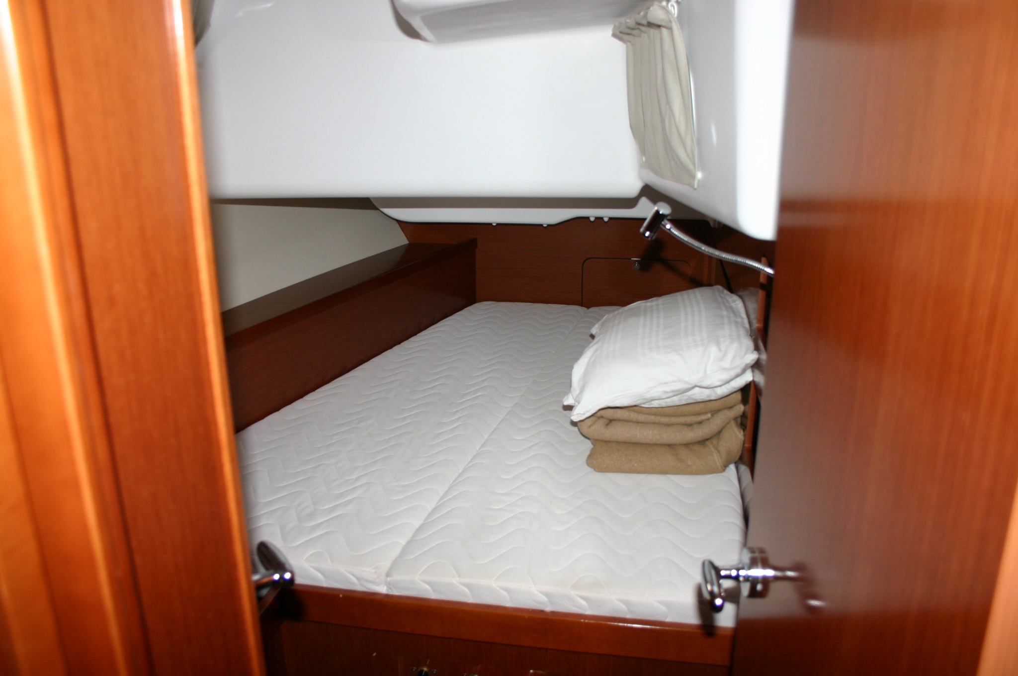 Mieten Sie Segelyacht Beneteau Oceanis 50 Family ab Cala dei Sardi ...