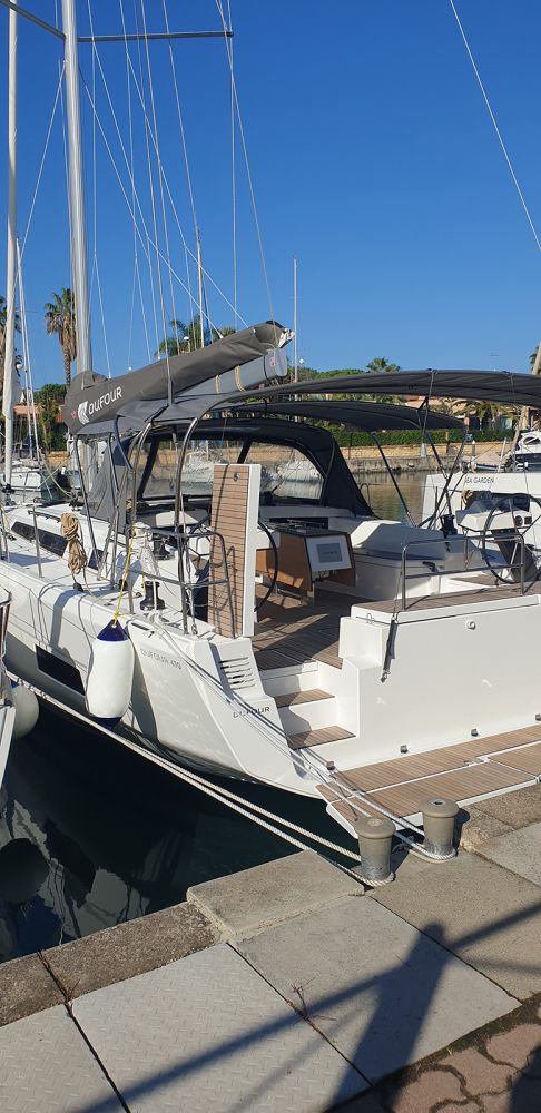 Mieten Sie Segelyacht Dufour 470 ab Marina di Portorosa, Portorosa | Master Yachting