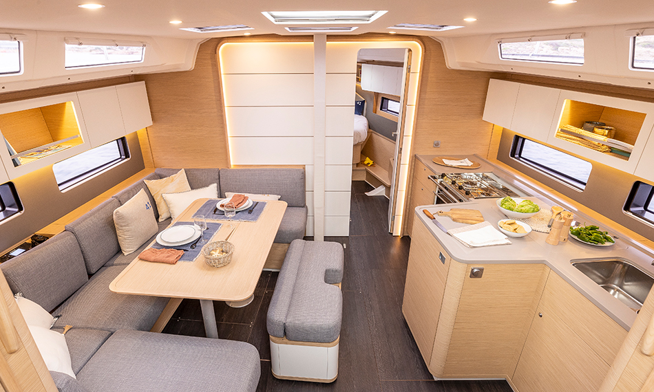 Charter Sailing boat Dufour 41 in Marina di Stabia, Castellammare di ...