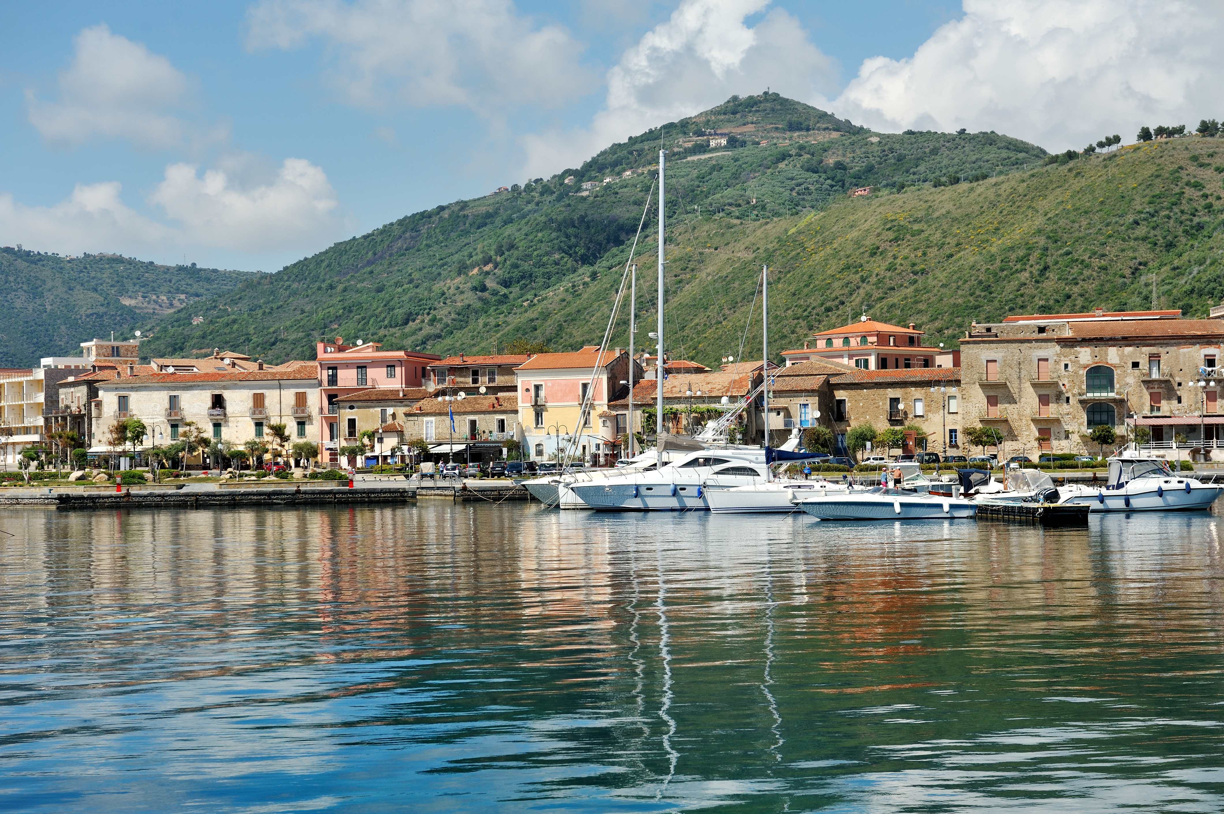 Find a sailing boat in Cilento for rent | Master Yachting
