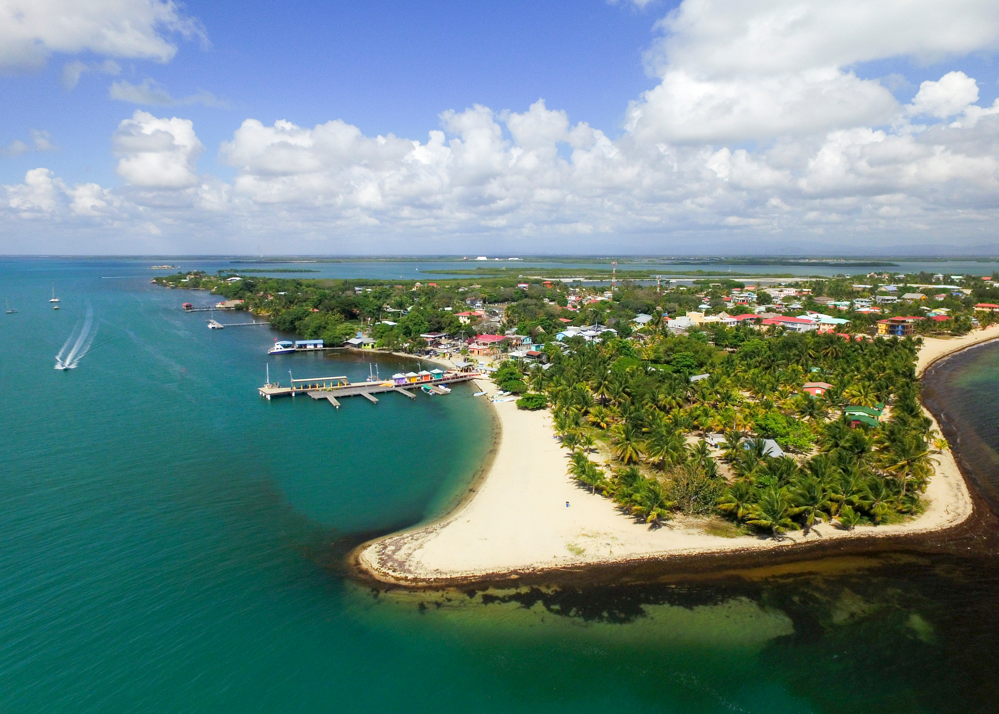 Yacht charter Roberts Grove Marina, Belize | Master Yachting